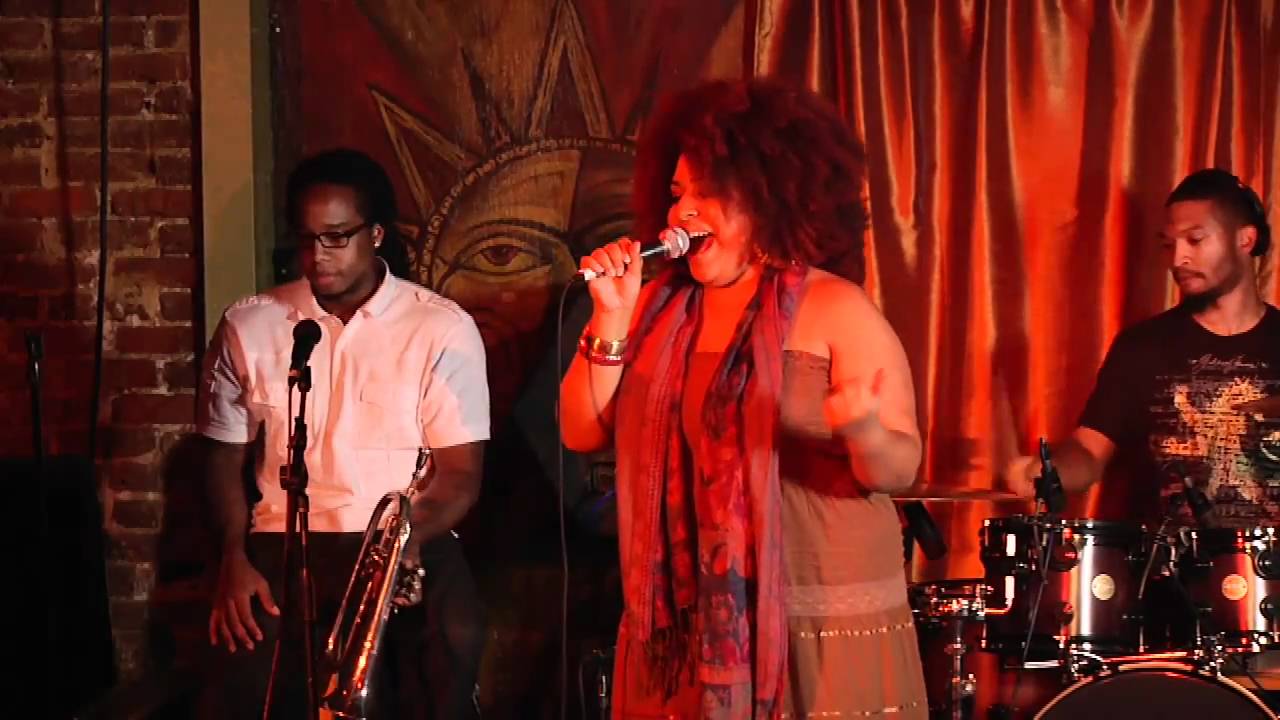 DoubleTake: CHANTAE CANN Live at the Apache Cafe (pt1) - YouTube