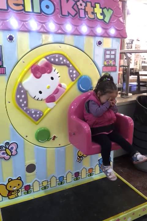 Hello Kitty ride - YouTube
