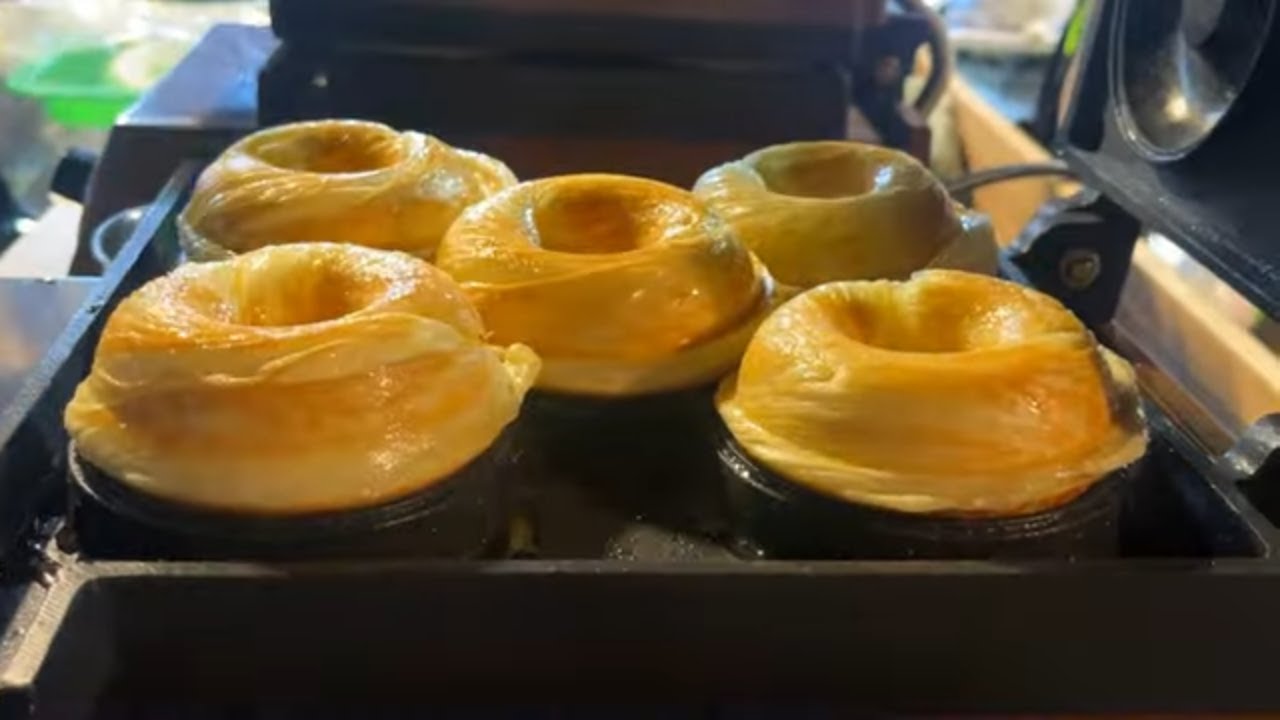 So Good ! Charcoal Baked Donuts - Taiwanese Street Food - YouTube