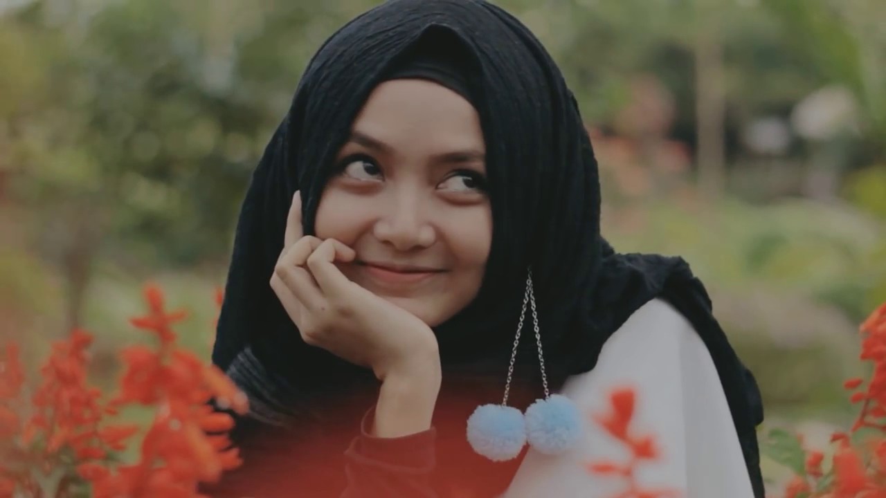 Kun Anta Humood AlKhudher Abilhaq - YouTube