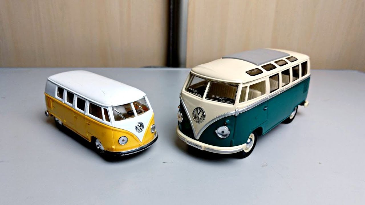 Two classic Volkswagen buses of beautiful design from 1962 - YouTube