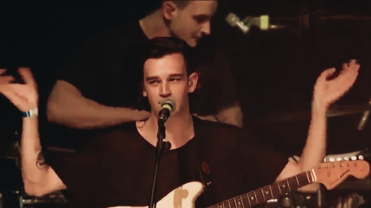 The 1975 - Robbers (Live At BBC Radio 1's Big Weekend 2013) - YouTube