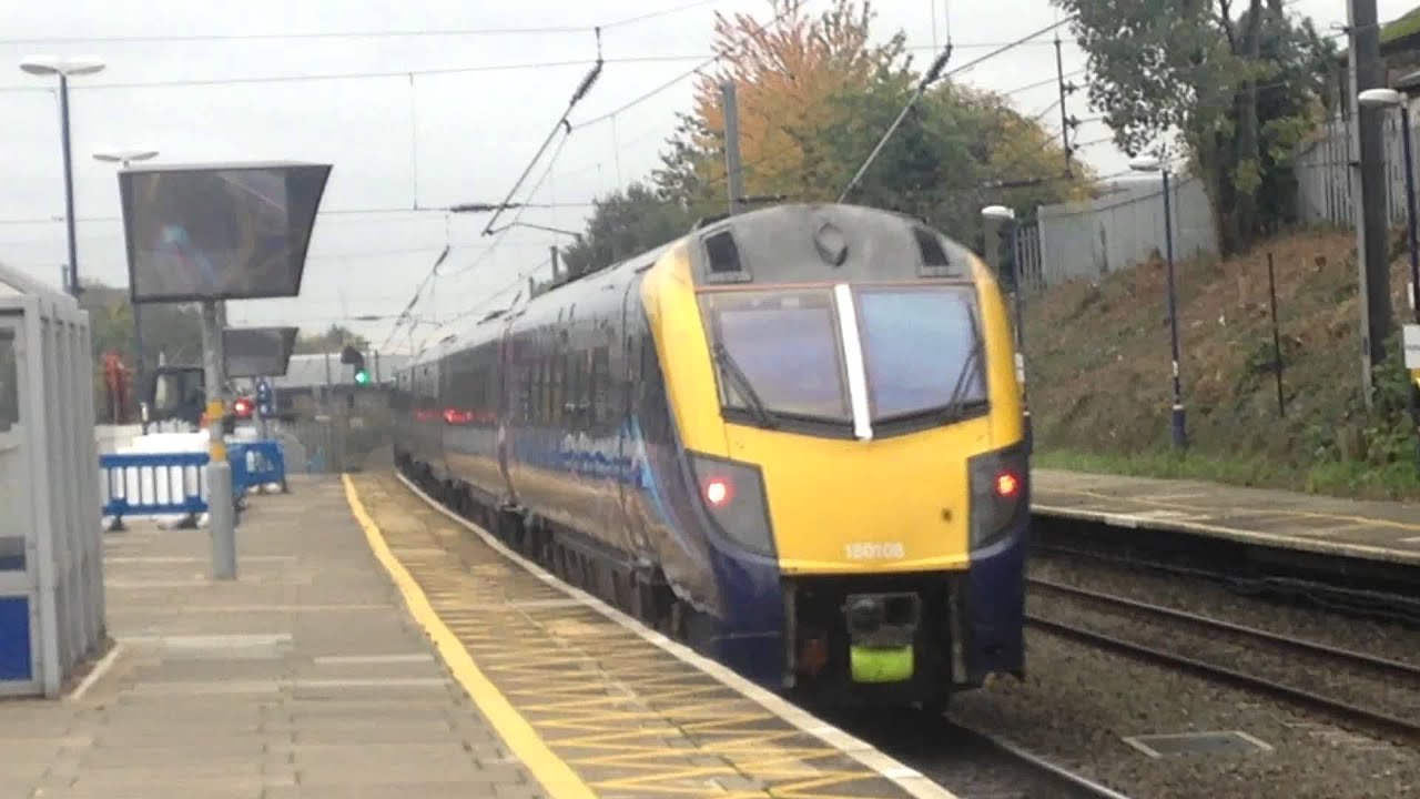 GWR Class 180 Zooms Past Ealing Broadway For London Paddington - YouTube
