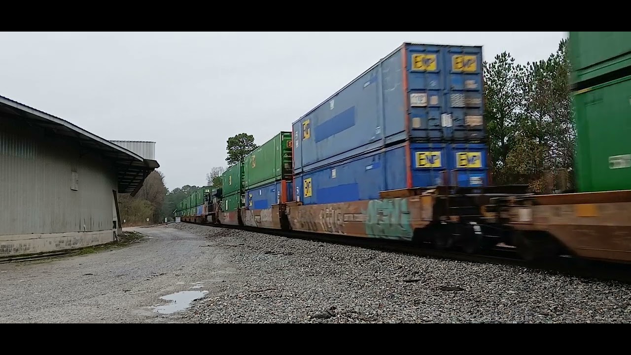 UP 7064 leads 28J thru Pell City AL 2/15/25 - YouTube
