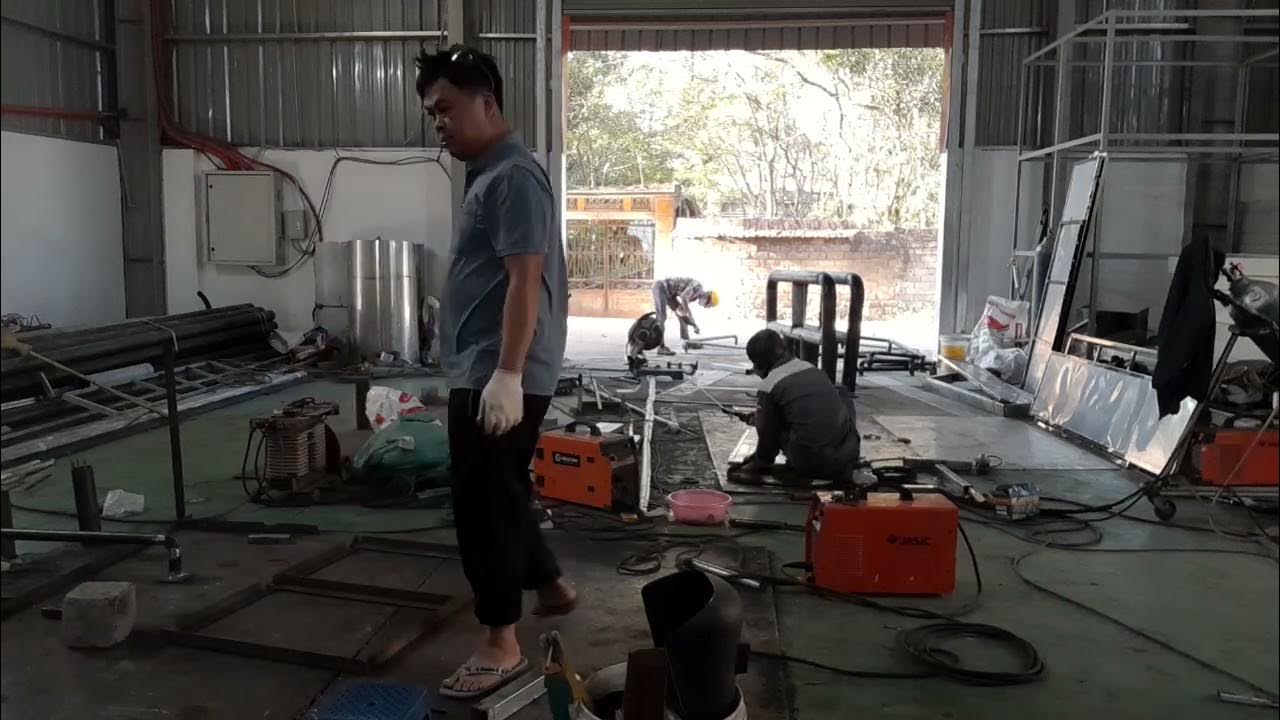 How Skilled Workers Coordinate Daily Tasks - YouTube