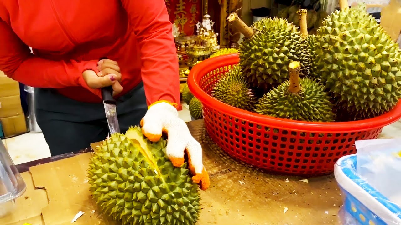 The Most Famous Durian Store Sold Out 20T Per Day! - YouTube