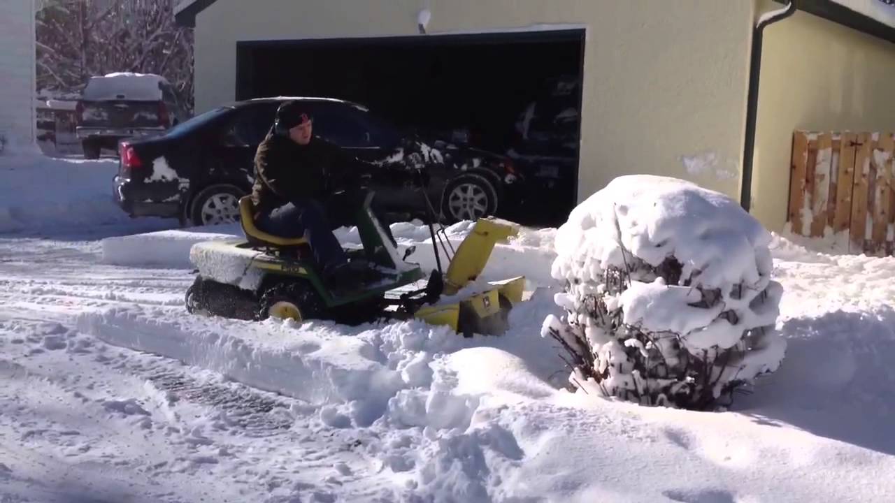John deere f510 snowblower - YouTube
