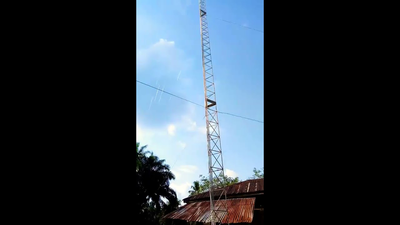 Pemasangan tiang tower Wi-Fi di bangun jadi (part 1) - YouTube