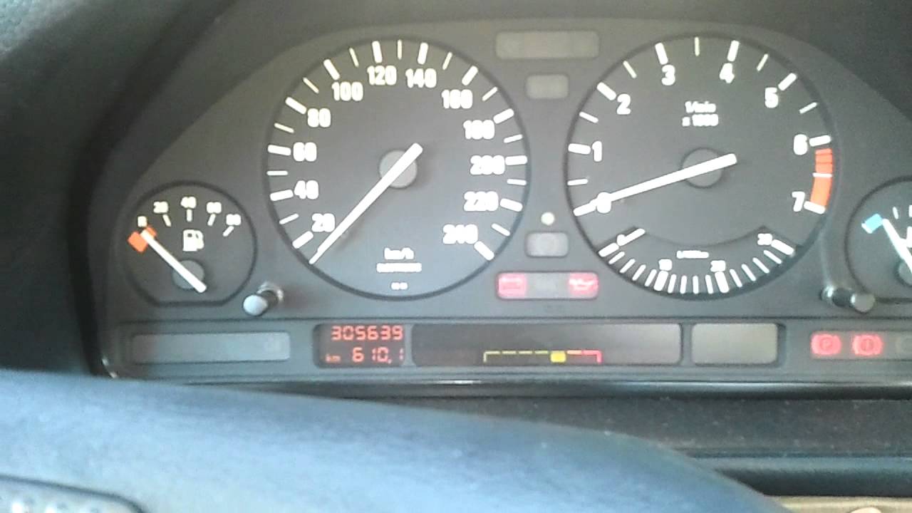 BMW e34 525i 1988 with semi-factory sound system - YouTube