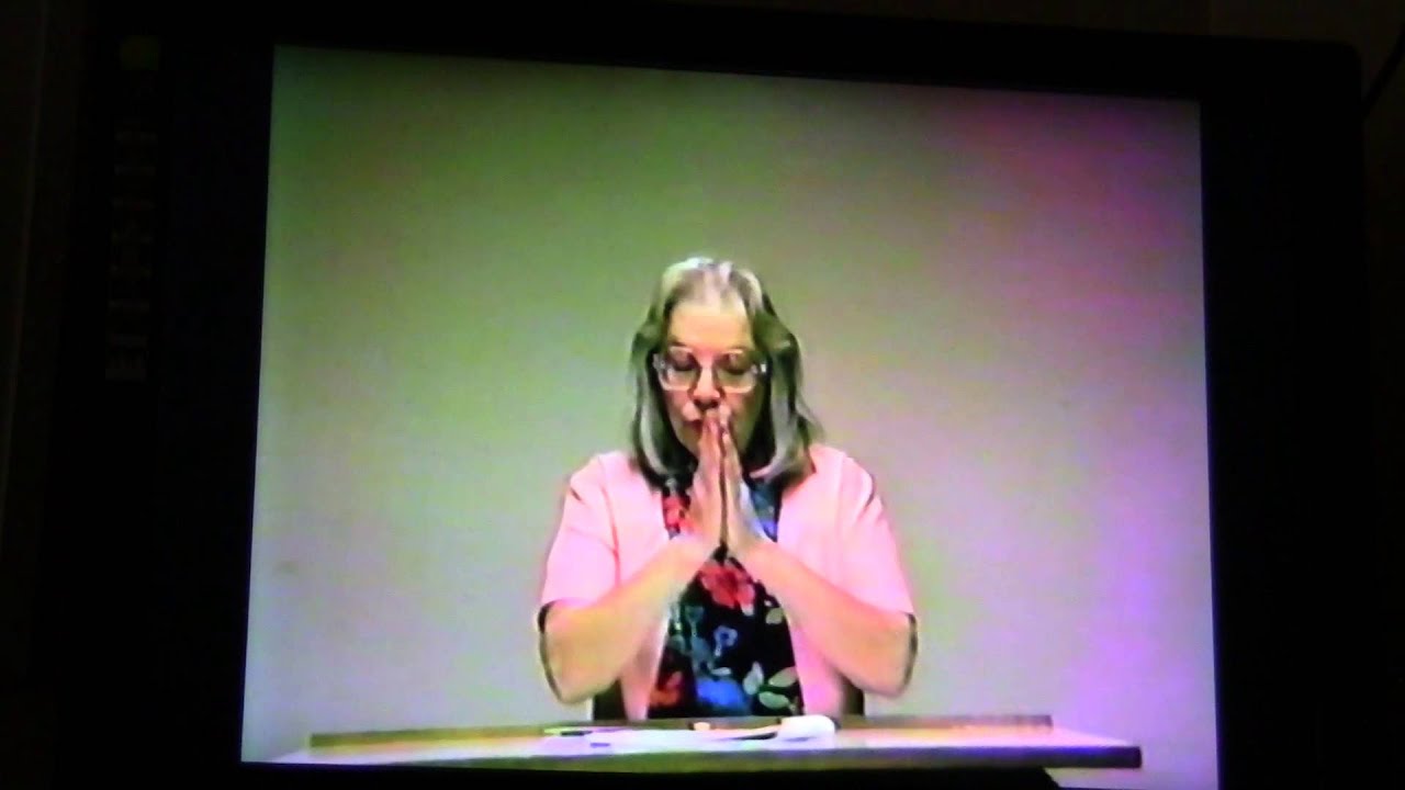 Josephine Huffman Teaches Sign Language - YouTube