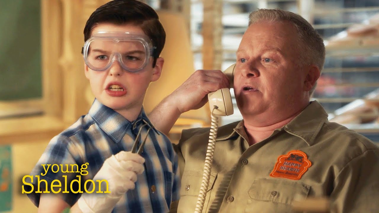 What’s Wrong With Sheldon’s Sandwich? | Young Sheldon - YouTube