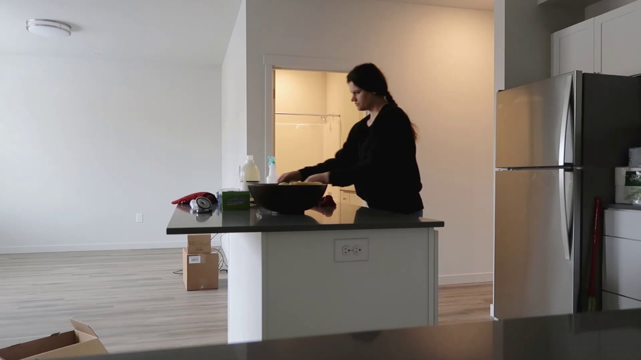 MOVING IN- empty apartment cleaning and moving - YouTube