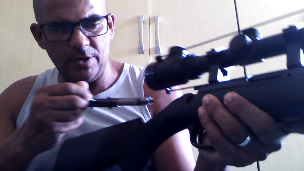 Como retirar e colocar o ferrolho do Rifle 8022 CBC calibre .22 - YouTube