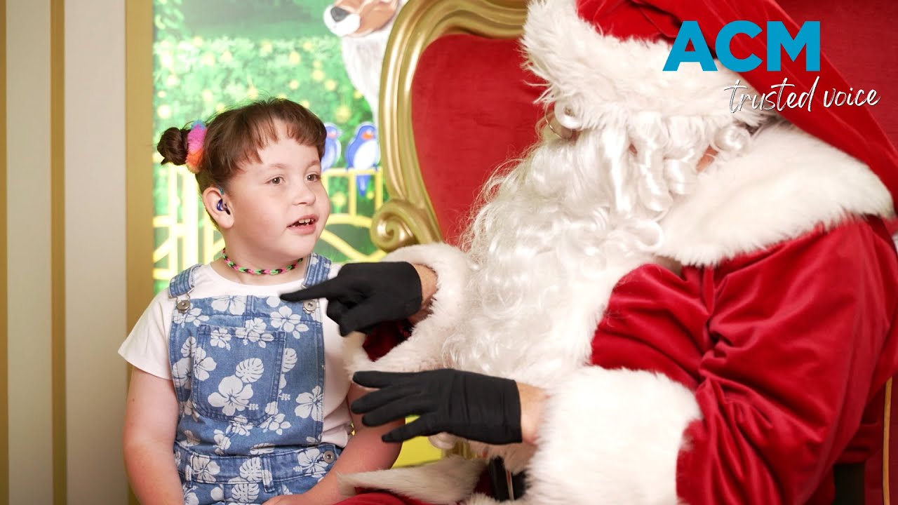 Auslan Santa expands across country for Christmas season - YouTube