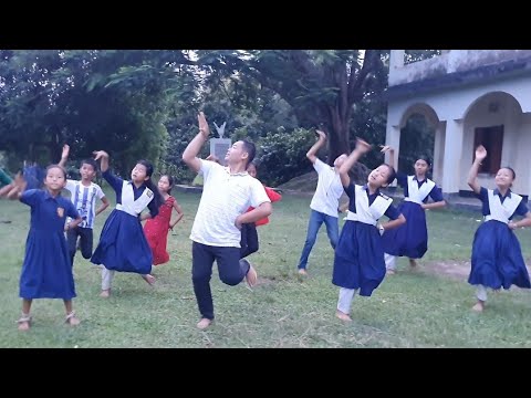Cholo Cholo Sokhi//চলো চলো সখী//৷ Foik Dance Class Moments//UJS. - YouTube