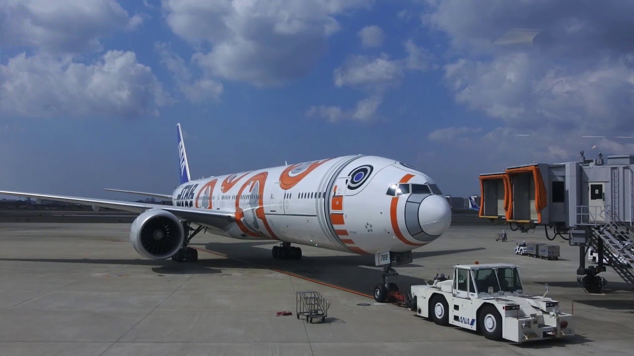 BB-8™ ANA JET at ITM スポットイン - YouTube