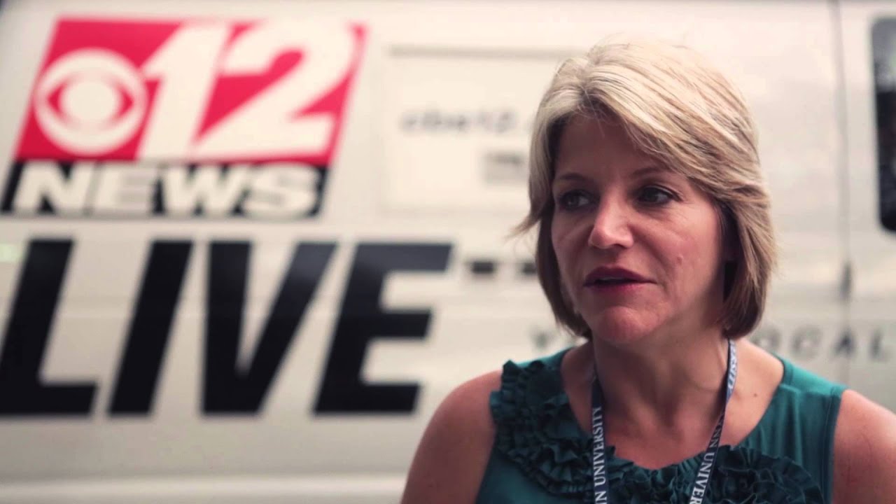 Channel 12's Lynn Gordon discusses PR at Lynn University - YouTube