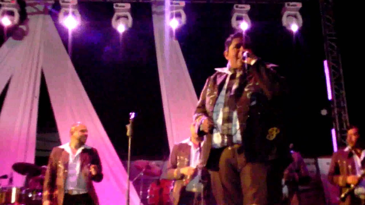 Banda Los Porteños, Vestida de Color de Rosa. - YouTube