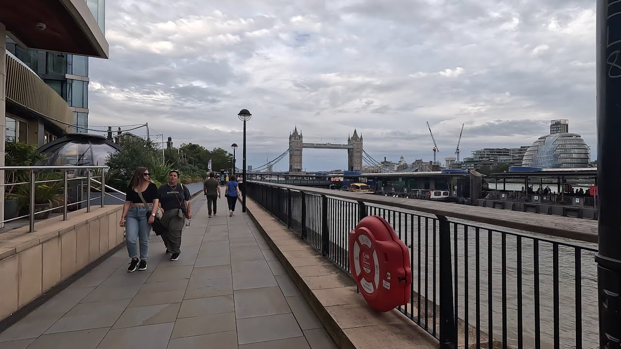 London's Tower Bridge Walk Highlights in 4K - YouTube