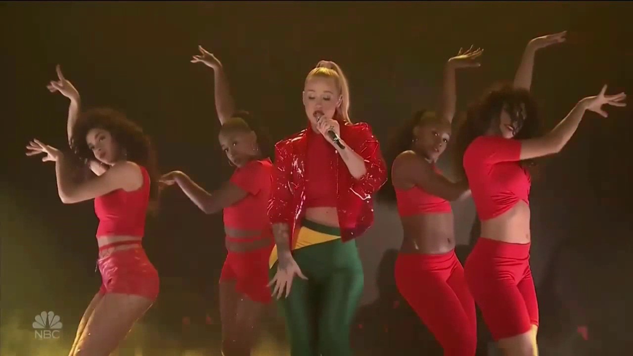 Iggy Azalea ft Anitta SWITCH Performance - YouTube