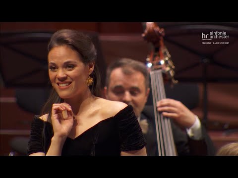 Regula Mühlemann: Giunse alfin il momento...Deh vieni non tardar (Susanna) Le nozze di Figaro/Mozart
