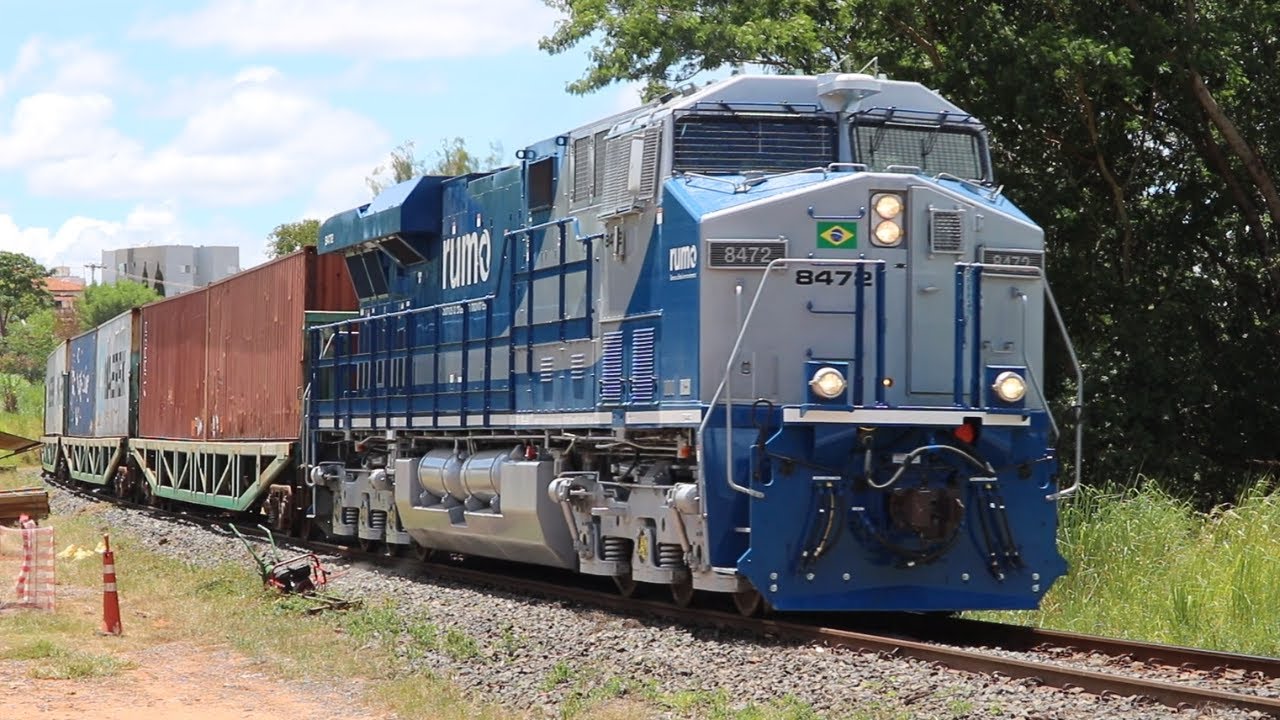 Primeira viagem da Nova locomotiva da Rumo - ES44ACi 8472 - YouTube