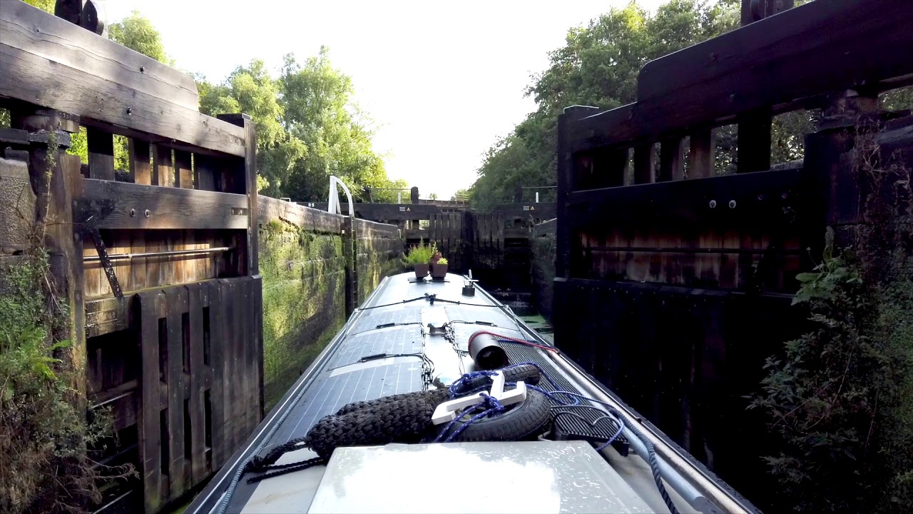 65-Navigating The Wigan Flight By Narrowboat - YouTube