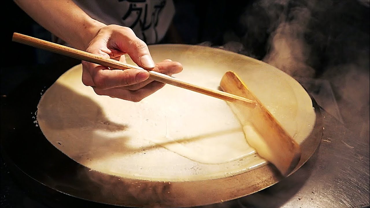 Japanese Street Food - CREPES, MOCHI, DANGO, White Strawberry Osaka ...