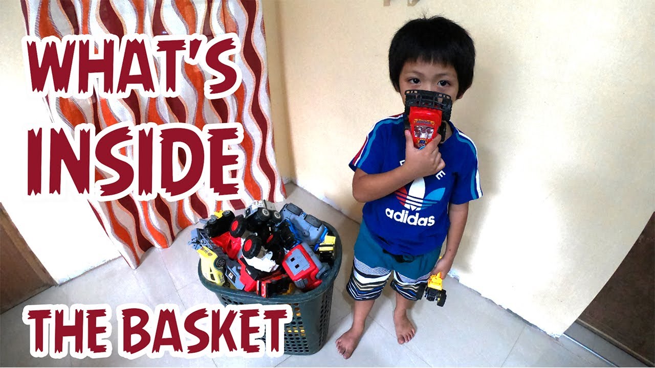 WHAT'S INSIDE THE BASKET | Xander Toys TV - YouTube
