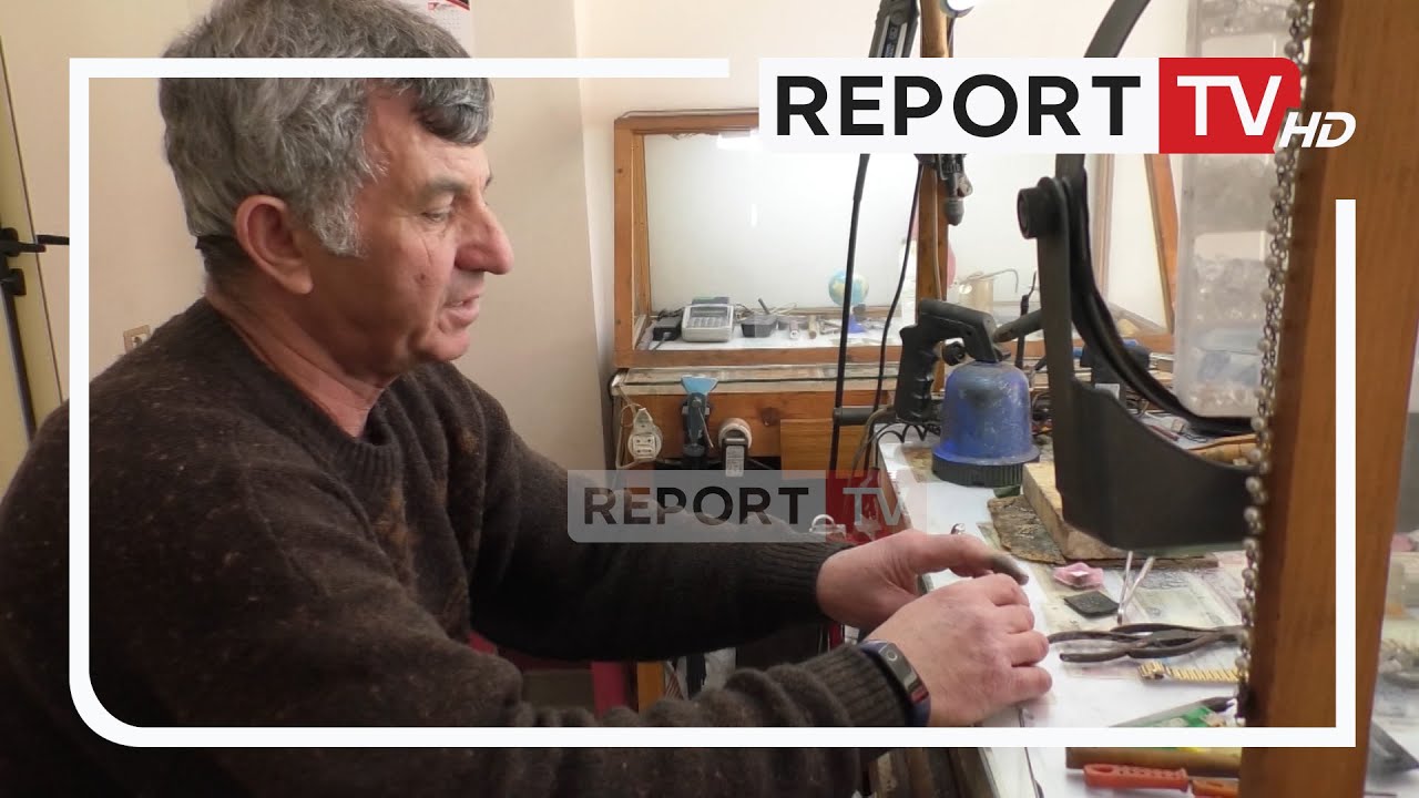 Vlorë, Bexhet Rrapi, argjendari i simboleve kombëtare prej 42 vitesh ...