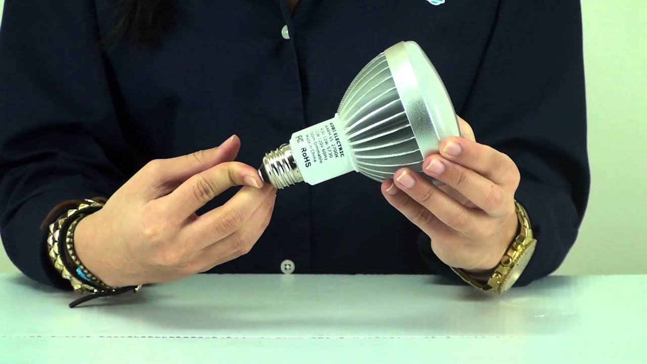 BulbAmerica.com Reviews the R30 LED Bulb - YouTube