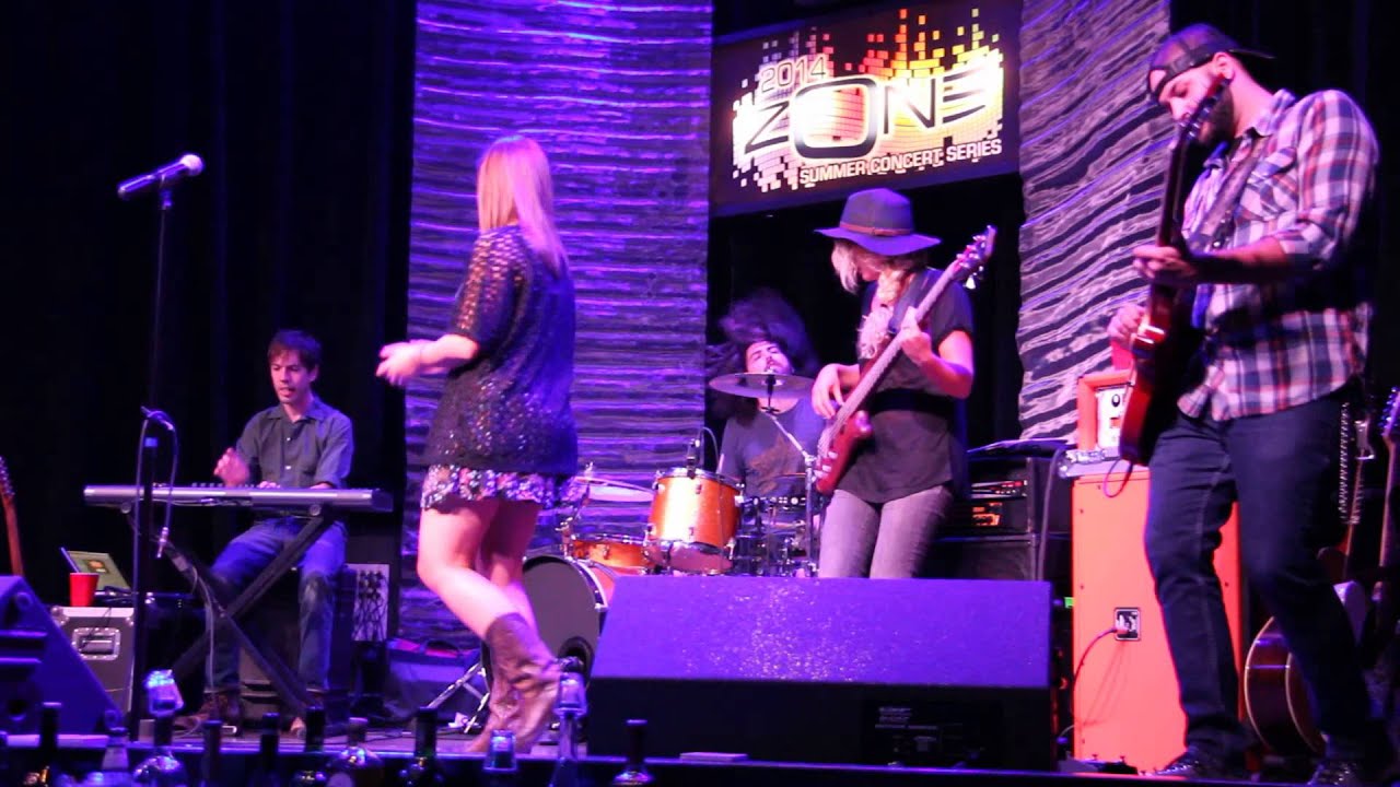 Morgan Frazier performs "Very Superstitious" at Odawa Casino - YouTube