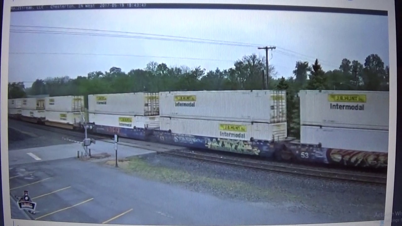 Short.vid.of.an.NS.intermodal.train.WB.Chesterton.IN - YouTube