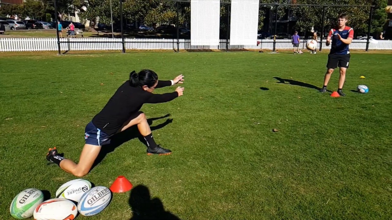 Scrum Half Drills with Australian Woman's player Iliseva Batibasaga ...