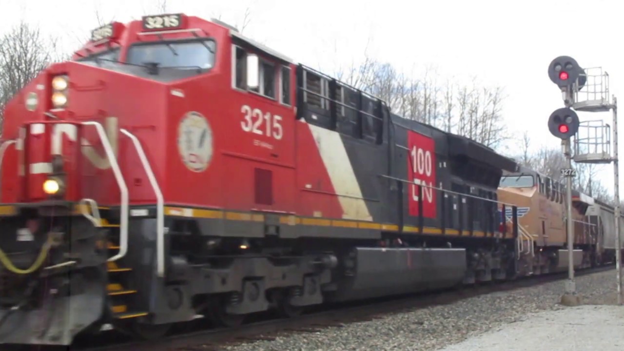 *RARE* Canadian National M397 With CN 100 Unit Leading & UP Near Port ...