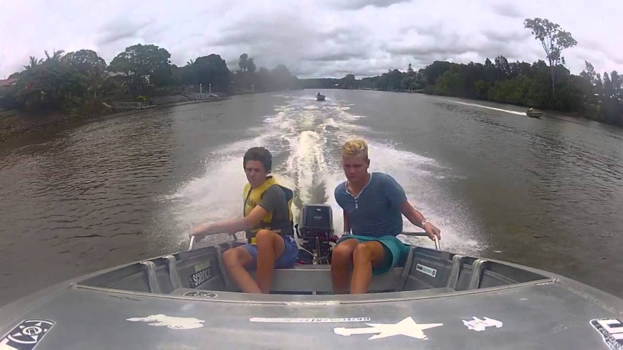 Tinny Spraying Edit 2 - YouTube