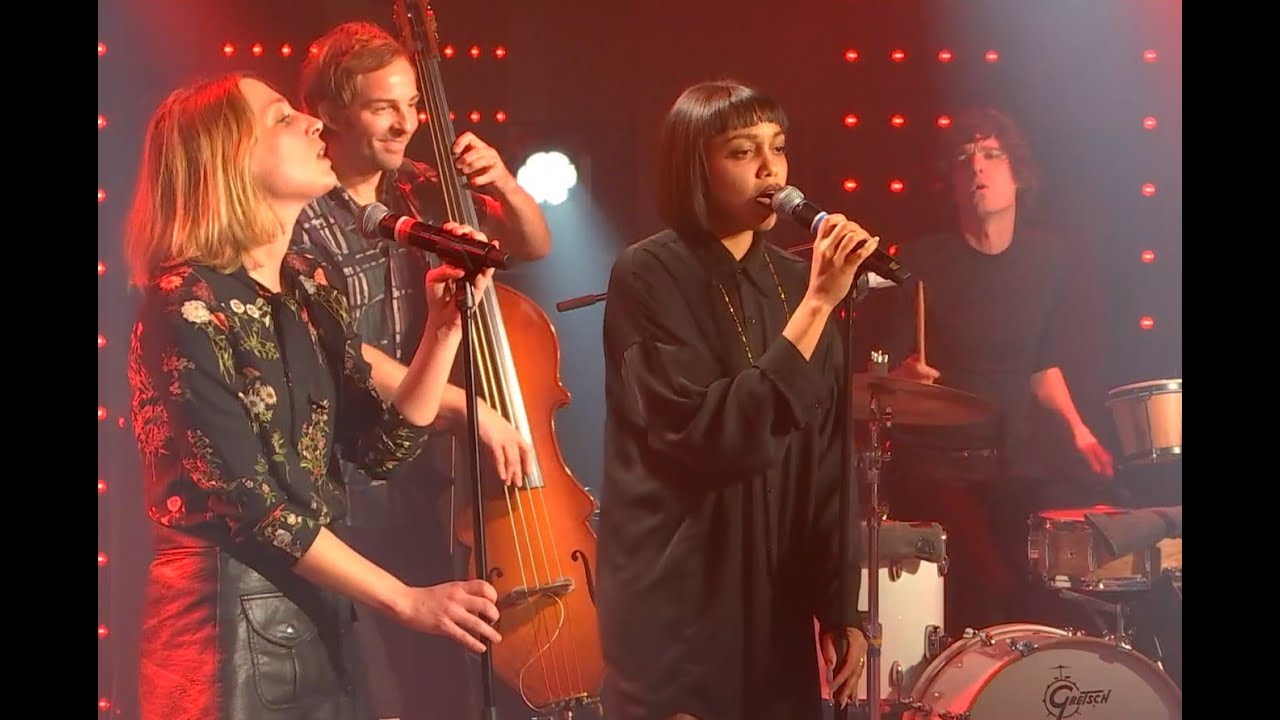 Nouvelle Vague, Marine Quéméré, Alonya - People are people (Live) - Le ...