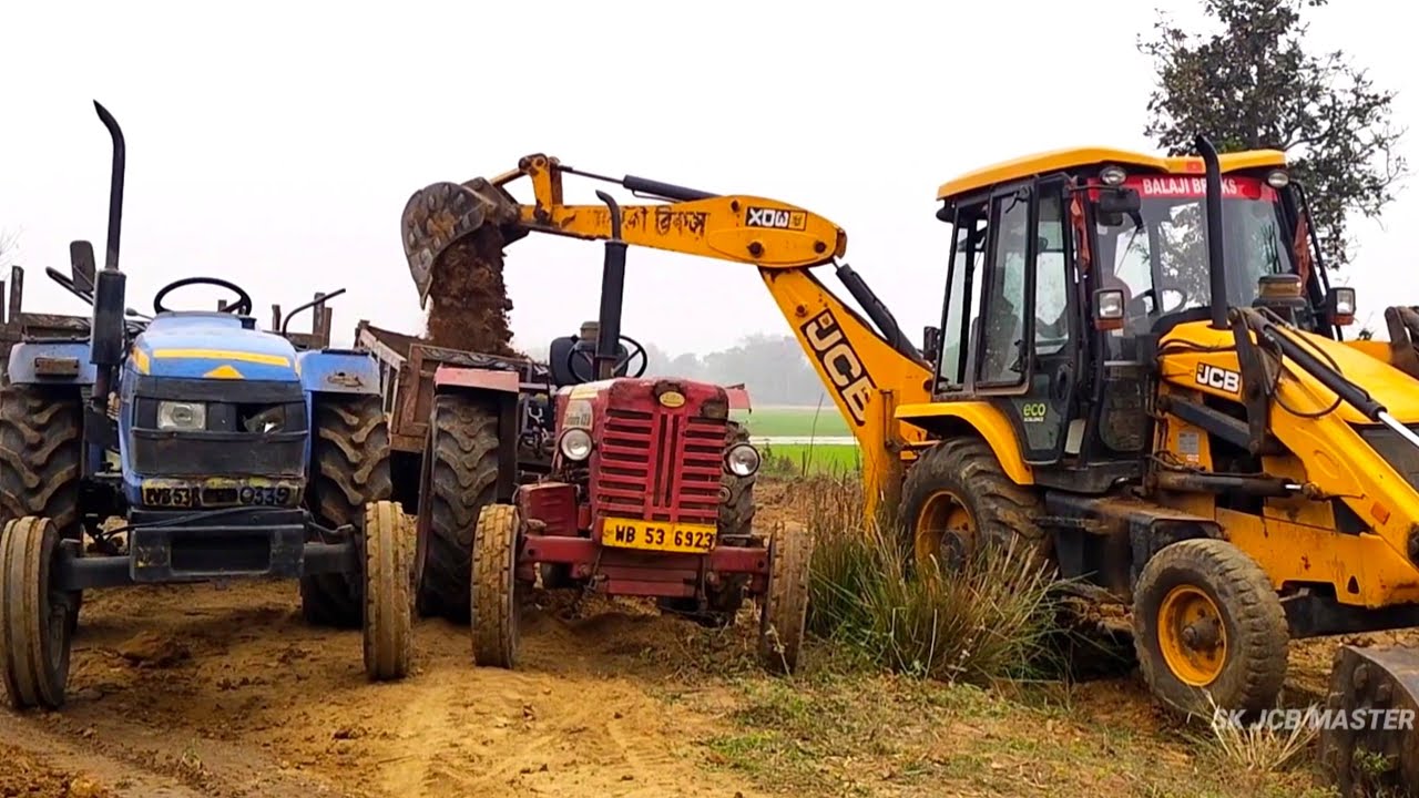 New Jcb 3dx Backhoe Loader Machine Loading Mud In Mahindra 475 Di ...