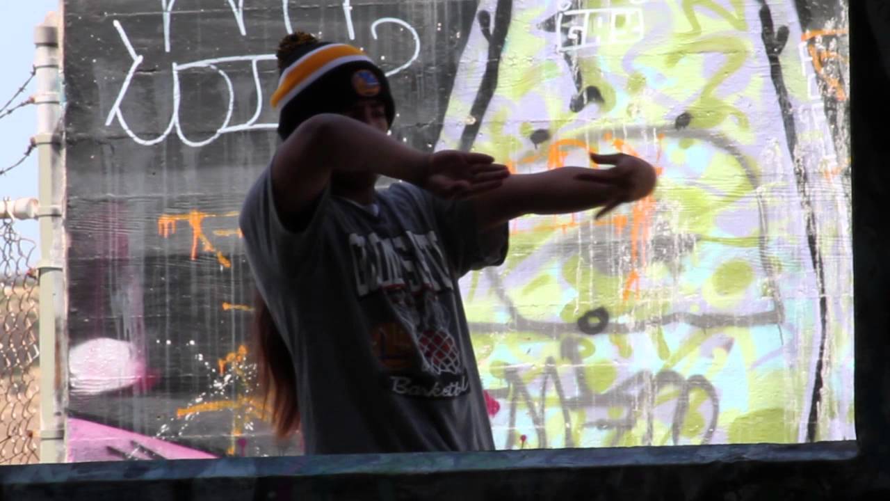 VIC The SlicK-Like Me (Tutting) - YouTube