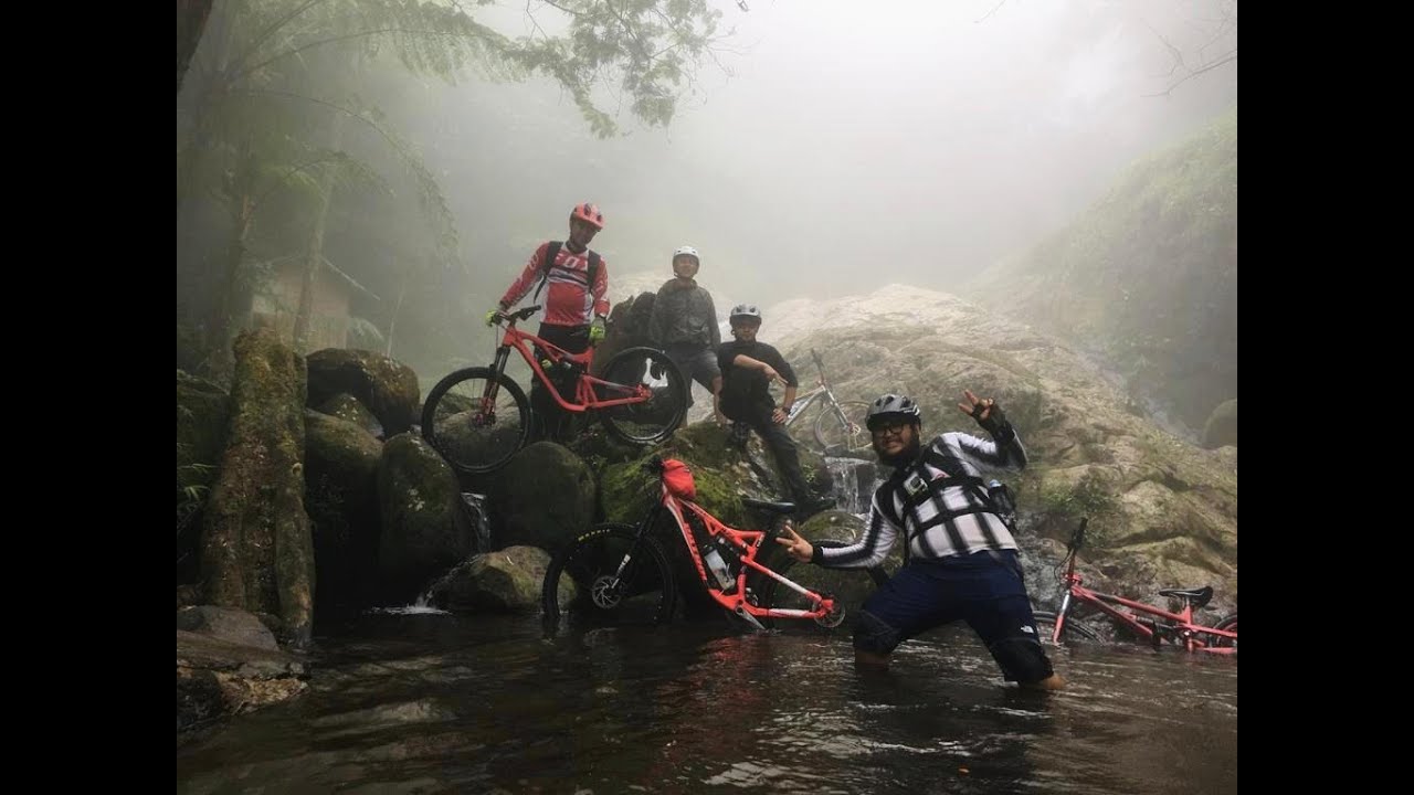 MTB -- MENEROBOS KABUT -- Ciater trek - curug mandala subang !! - YouTube