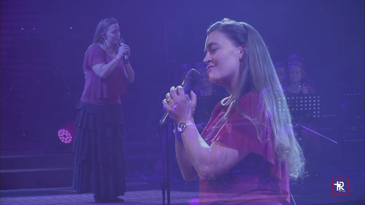 What Love Is This (Live) feat. Janice Robertson - YouTube