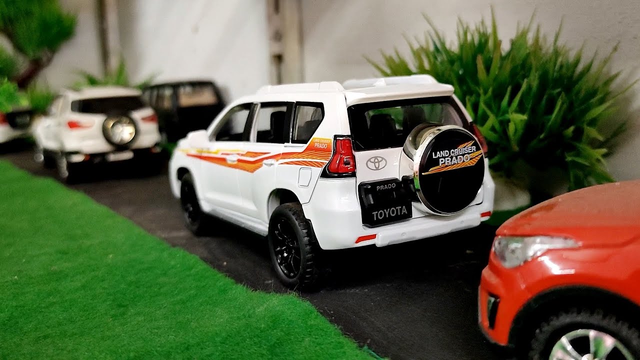 Toyota Land Cruiser Prado 1:32 Scale Die-Cast Toy Car | atelier-yuwa ...