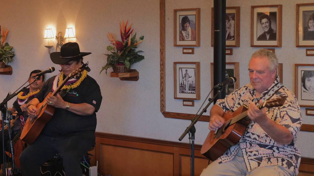 Led Kaapana at Honey's - "Aloha `Ia No `O Maui" - YouTube