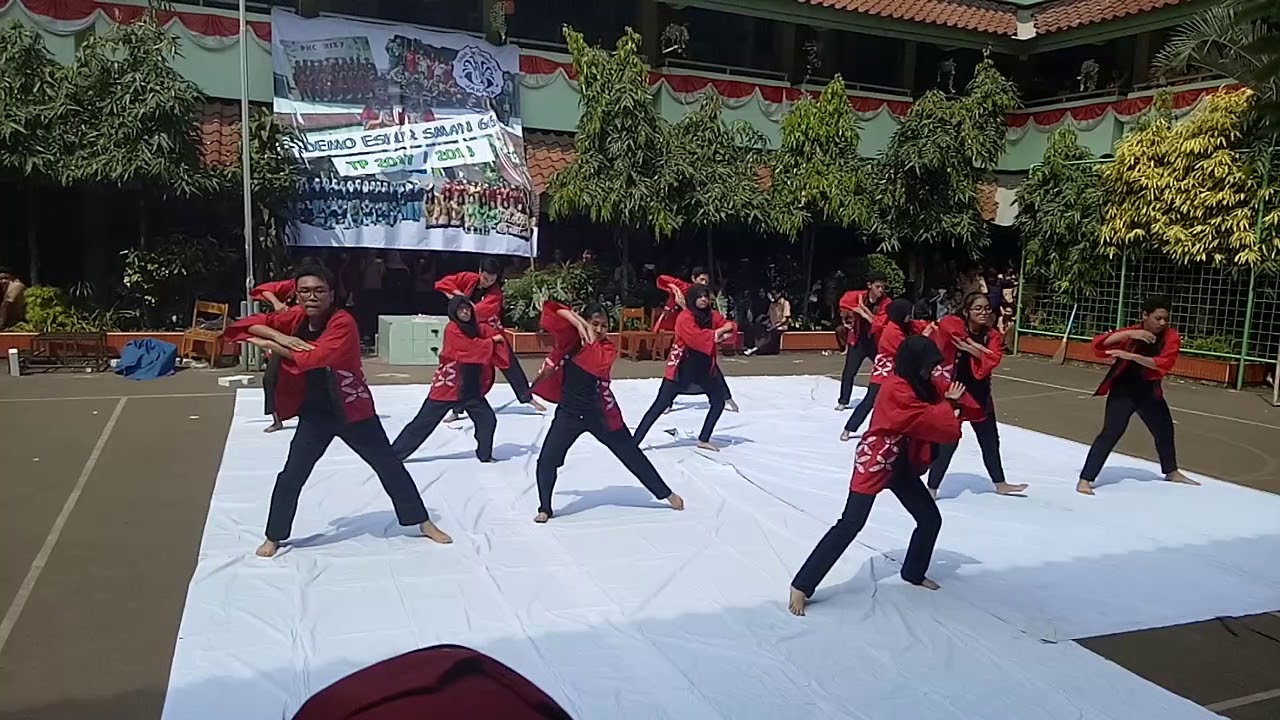 JAPANESE CLUB SMAN 66 Jakarta soran bushi - YouTube