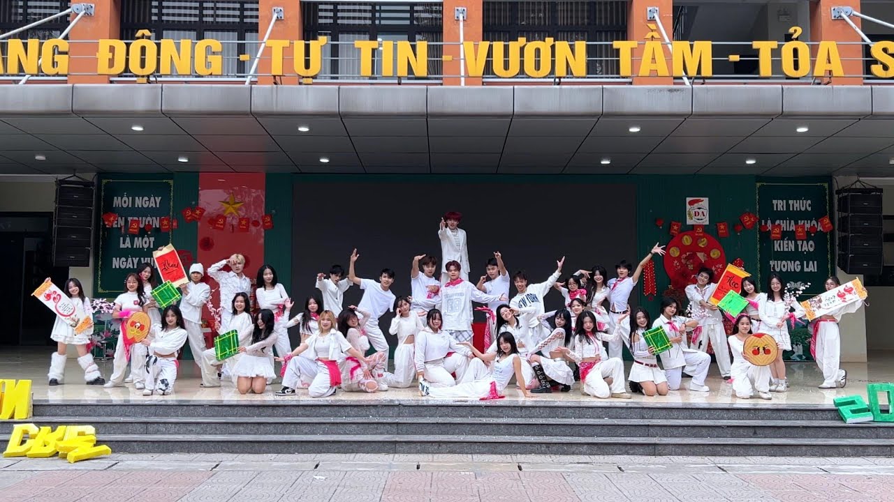 TẾT ON STAGE 2025 | SAIGONTEY + KHÔNG RA GÌ + | DANCE COVER BY DAMN ...