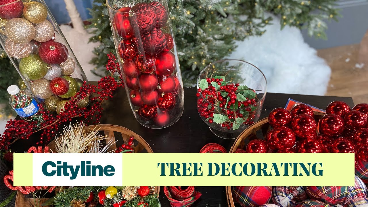 7 professional tips to style your Christmas tree - YouTube