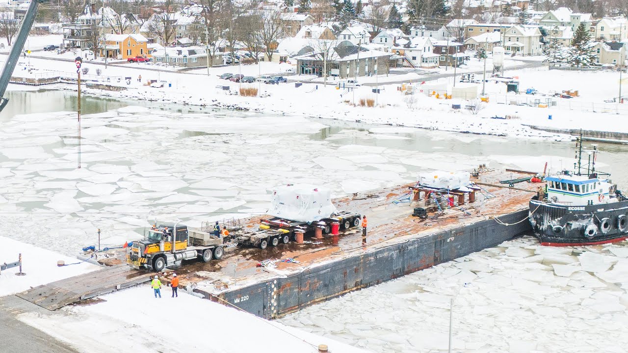 Pioneer Heavy Haul - Winter Barge Offload - 250,000 lbs and 226,000 lbs ...