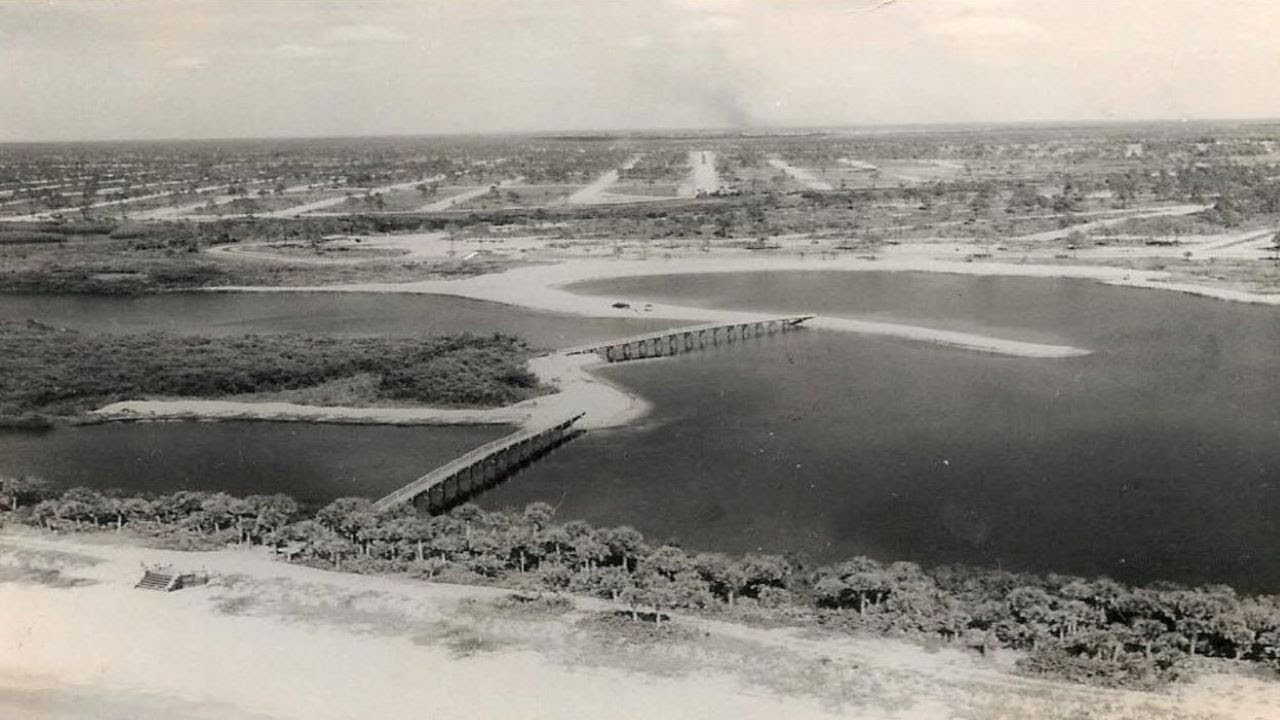 Metal Detecting 1950s Foot Bridge Across The Gulf/Deteccion De Metales ...