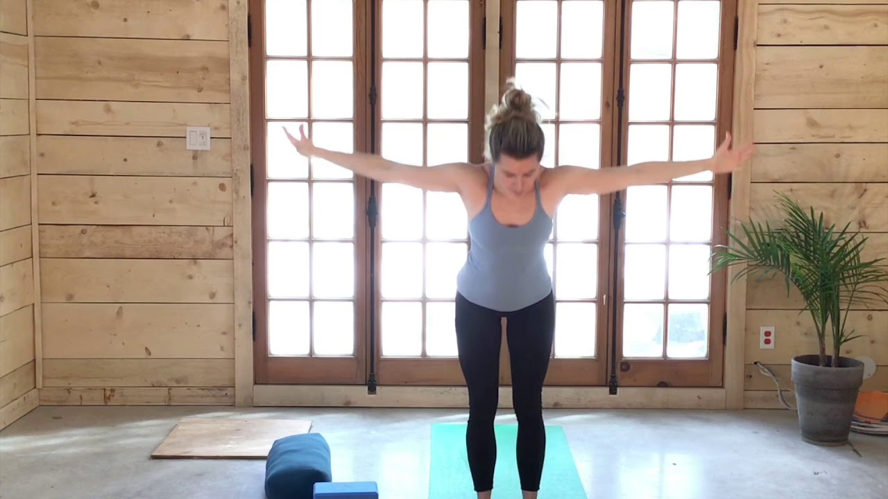 Yoga matinal débutant(e) avec Magali Roy - YouTube