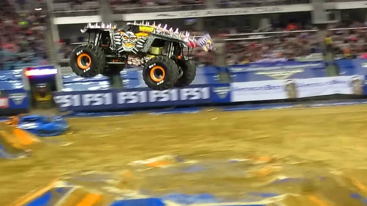 | Max D Takes Win with Insane Run at Monster Jam. - YouTube